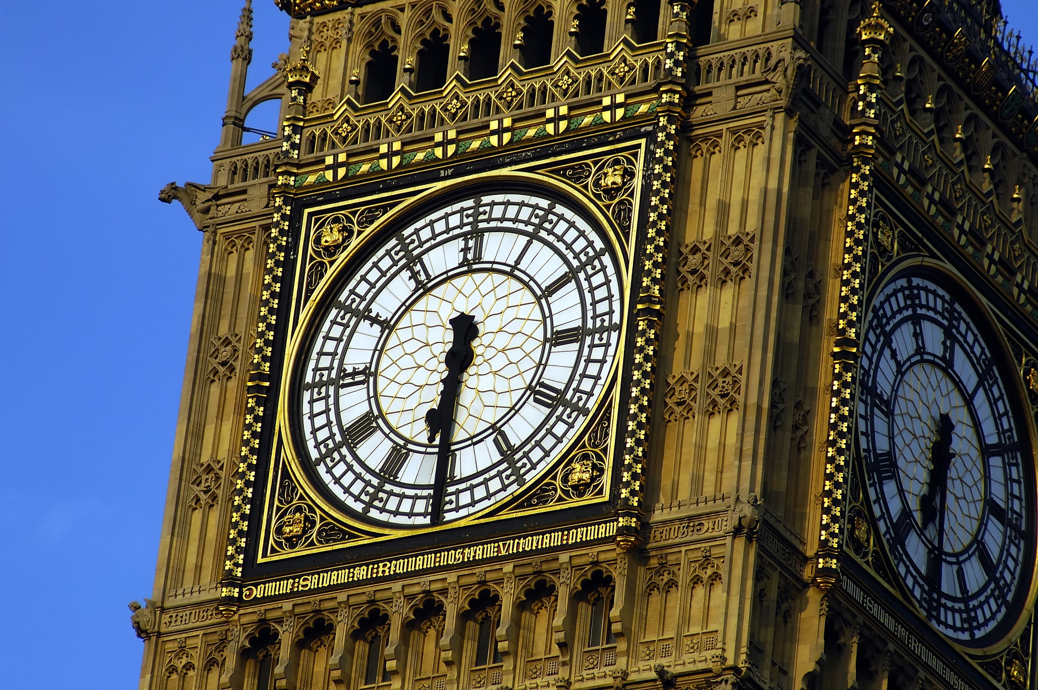 A Tour of Famous Clock Towers — Emperor Clock Company